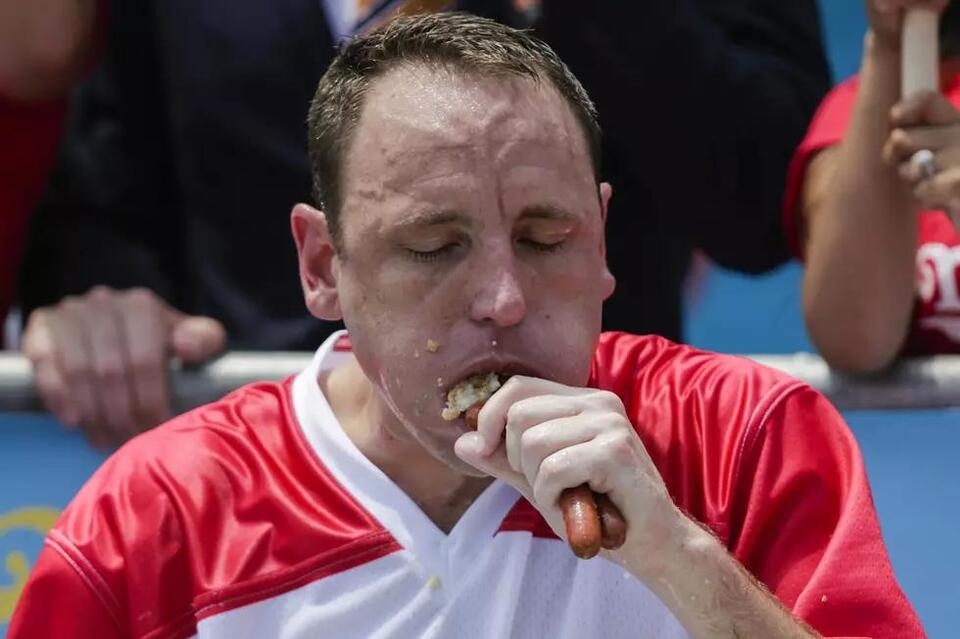 How Nathan’s Famous Hot Dog Eating Contest Became a July 4 Tradition ...