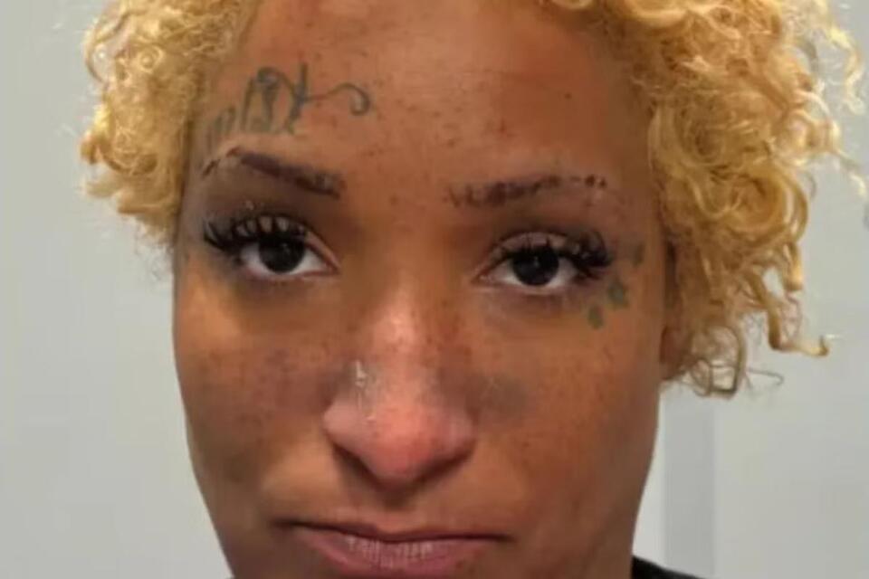 Woman who allegedly put razor blades and a fish hook in Walmart bread ...