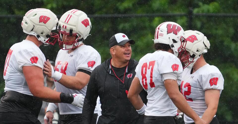 Scott Frost set to hire former Wisconsin offensive line coach - NewsBreak