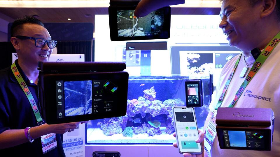 Reef A Palooza 2026 – Maxspect unveils Oceanova F1. Autoglass cleaner ...