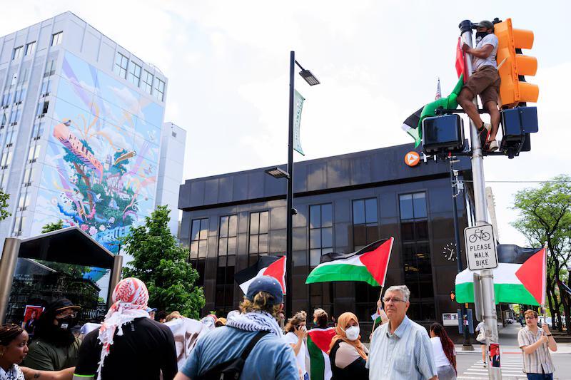 Pro-Palestinian protesters demand Prosecutor Eli Savit drop charges ...