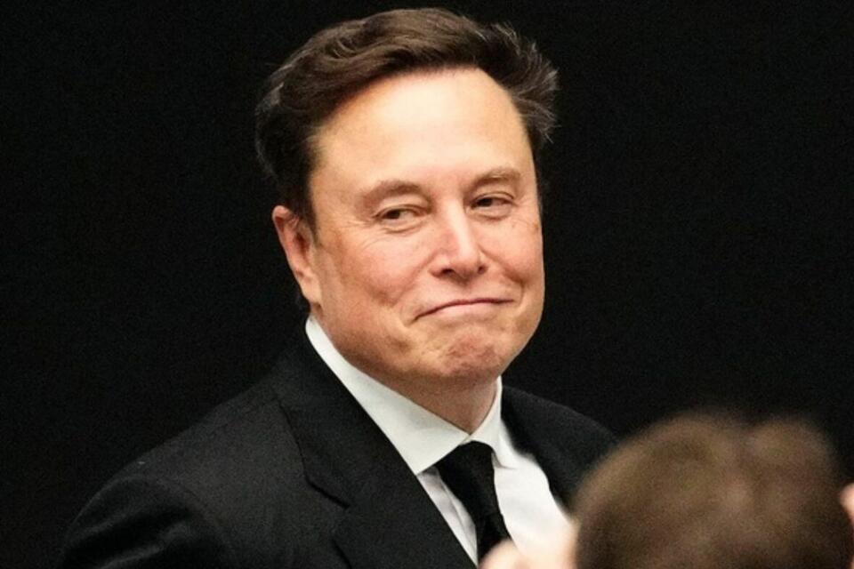 Elon Musk Files for Custody of Son Following Ex's Comments - NewsBreak