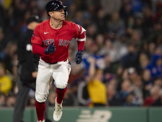 Red Sox OF Tyler O'Neill clarifies what's going on with knee injury