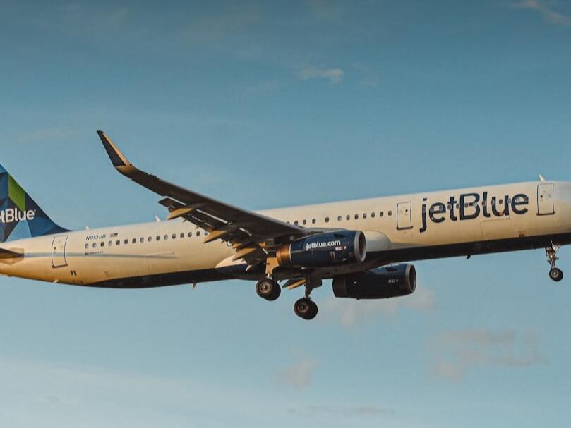 JetBlue Airways set to add more benefits to extra legroom seats in move ...