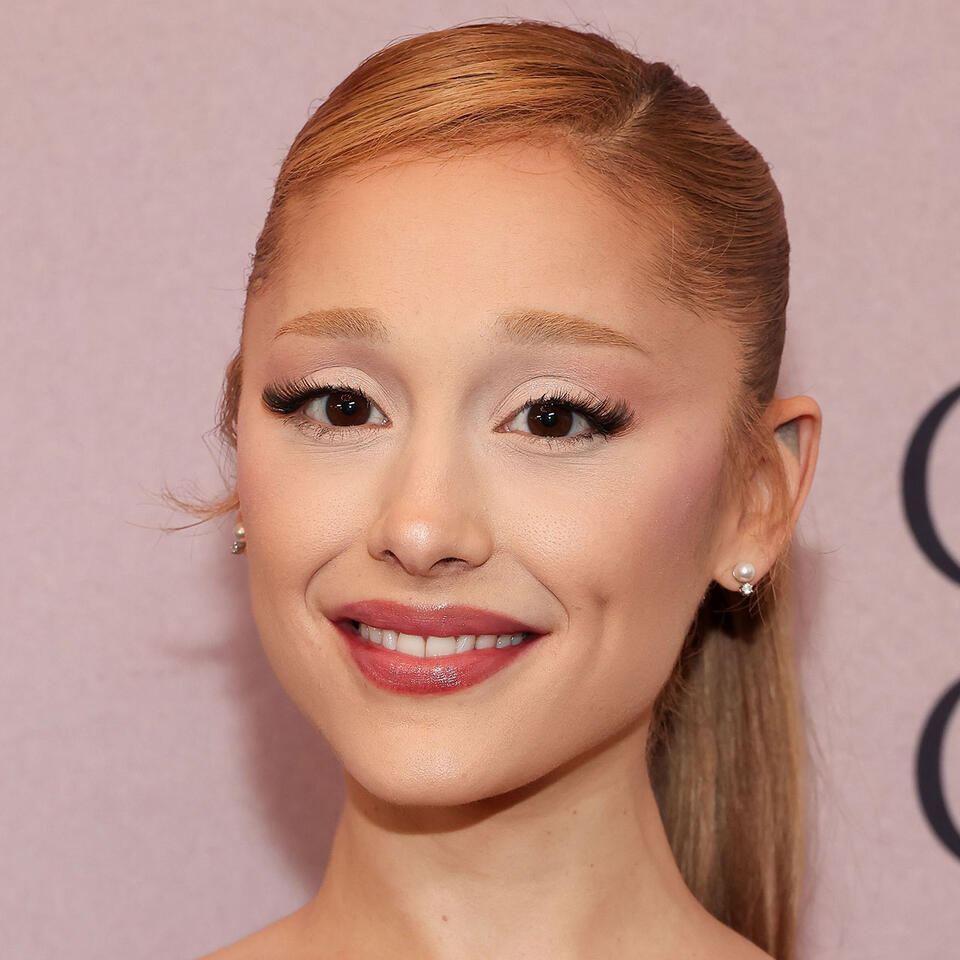 Ariana Grande Fans Say They’re 'Disappointed' With Her Cage Dress She Wore To The Critics Choice ...