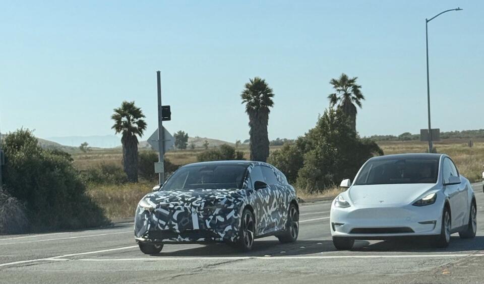 Lucid Cosmos caught testing next to a Tesla Model Y in revealing first ...