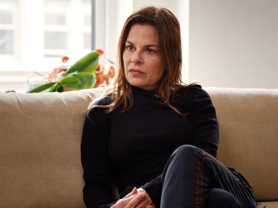 The No. 1 habit sabotaging relationships, according to Dr. Orna ...