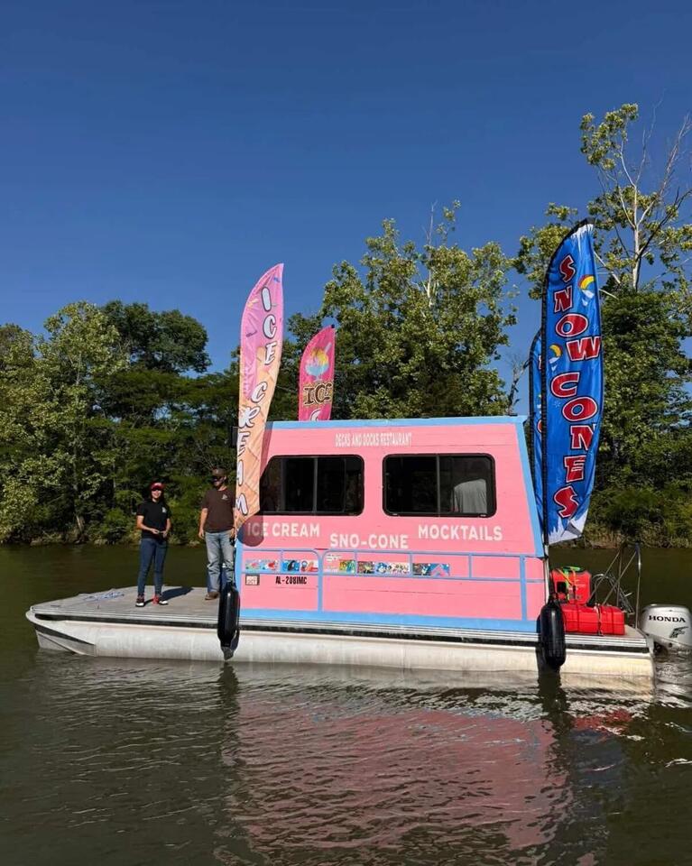 New ‘Weiss cream boat’ introduced by Decks & Docks restaurant - NewsBreak