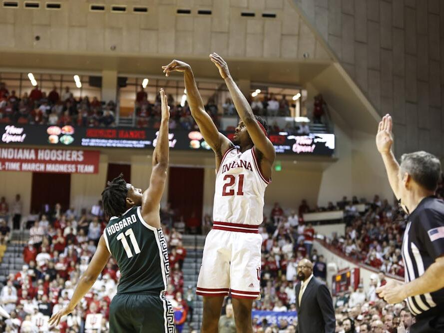 BREAKING: Indiana men’s basketball's Mackenzie Mgbako to return for ...