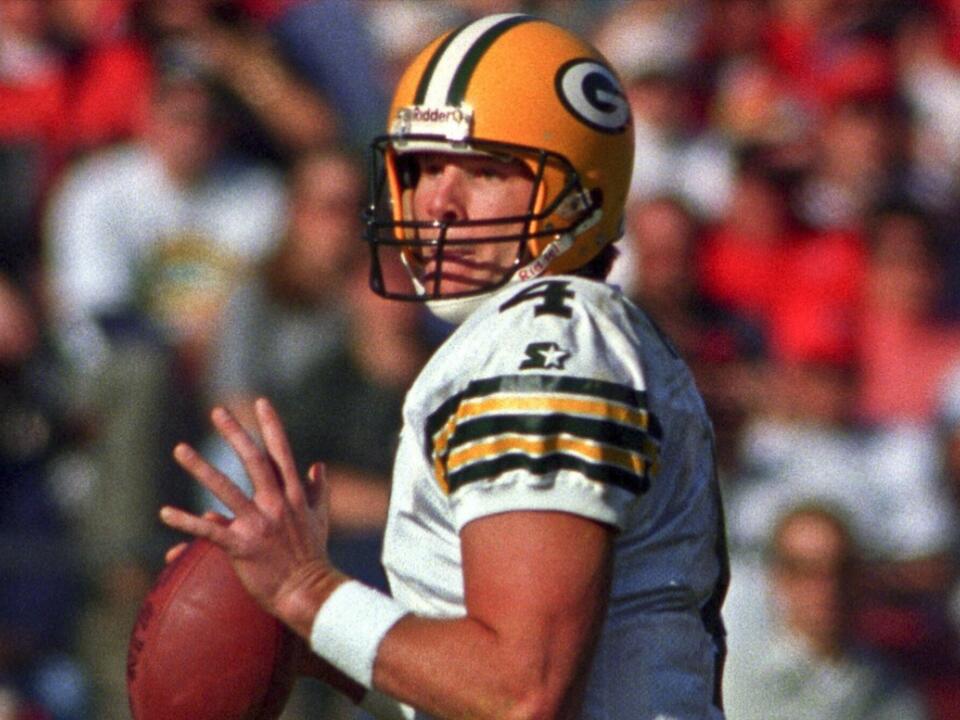 NFL Legend Brett Favre Announces He’s Been Diagnosed With Parkinson’s ...