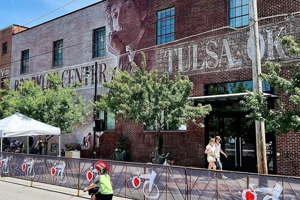Bob Dylan Fans Must Visit This Museum In Tulsa, Oklahoma - NewsBreak