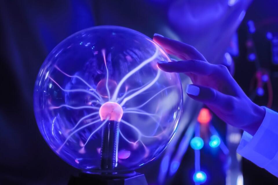Static Electricity Shapes Everyday Life — but Its Origin Remains ...