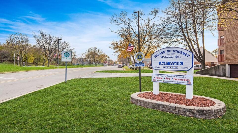 🚧 Stickney Leaf Pickup Runs Late October–Early December - NewsBreak