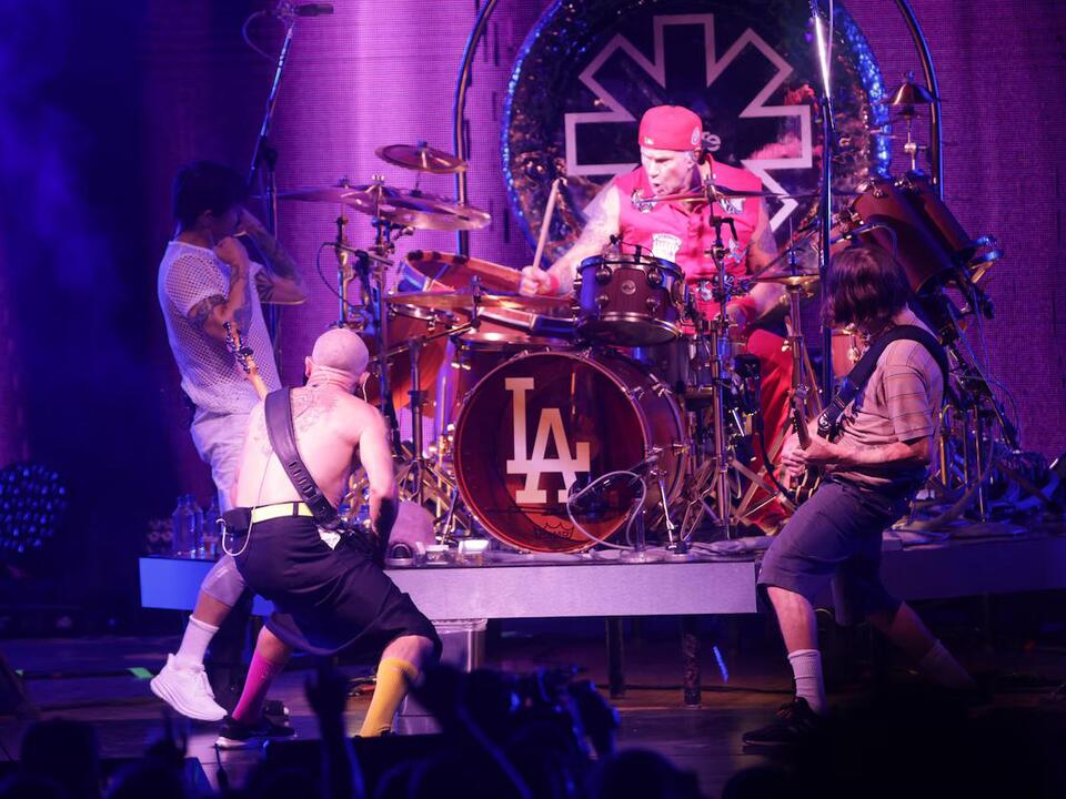 Red Hot Chili Peppers give sold-out Blossom Music Center crowd a spicy ...