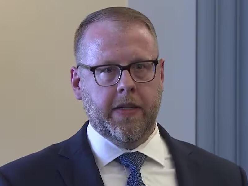 Prosecutor fields questions on murder charge against Timothy Haslett