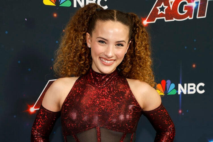 Sofie Dossi Hard Launches Relationship with Fellow YouTuber Sam Golbach ...