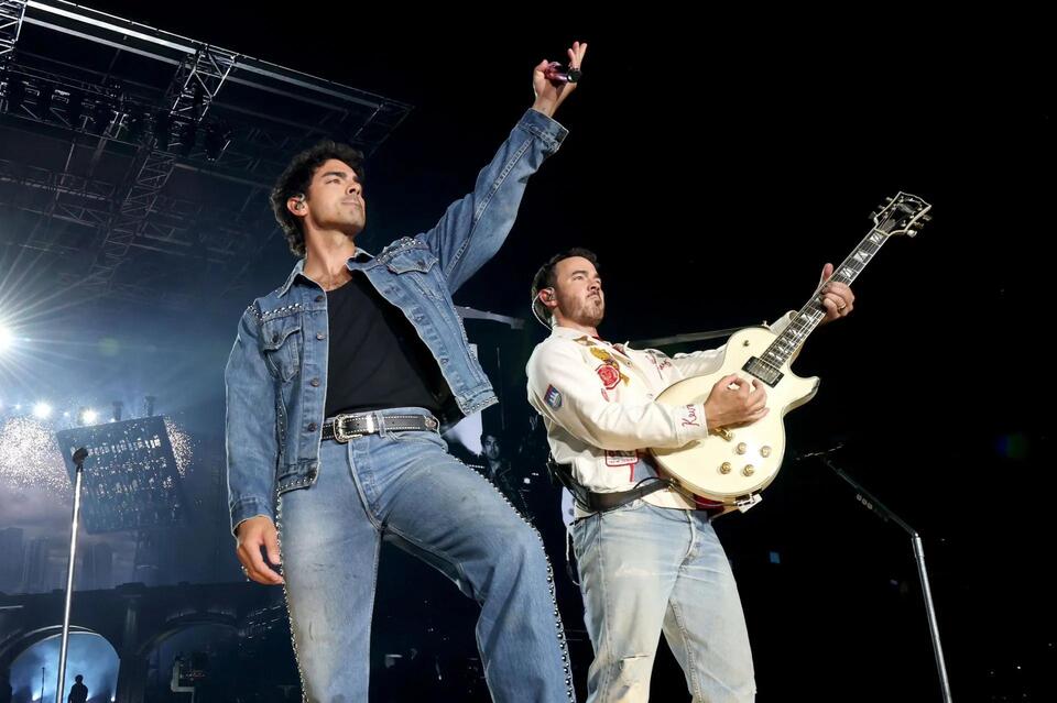 What songs did the Jonas Brothers perform at the JONAS 20 Tour opener ...