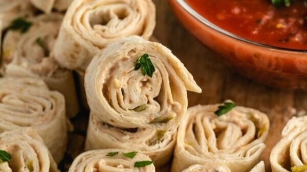 These Mexican Burrito Roll Ups Are the Easy Party Snack Everyone Will ...