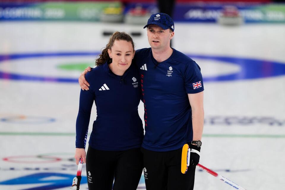 What is the hammer in curling and how does it work? Winter Olympics ...