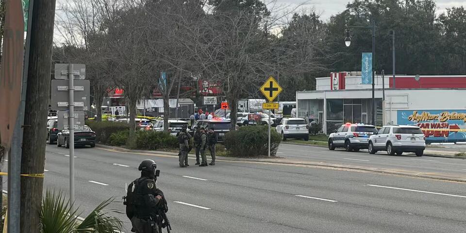 2 Gainesville Police Department officers shot, 2 people dead, including ...