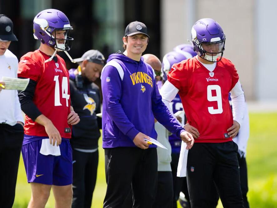 NFL Insider Believes J.J. McCarthy Has Basically No Chance to Start Season as Vikings QB1
