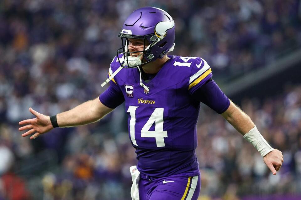 Vikings Legend Gives Blunt Assessment of Sam Darnold and Whether He Can ...