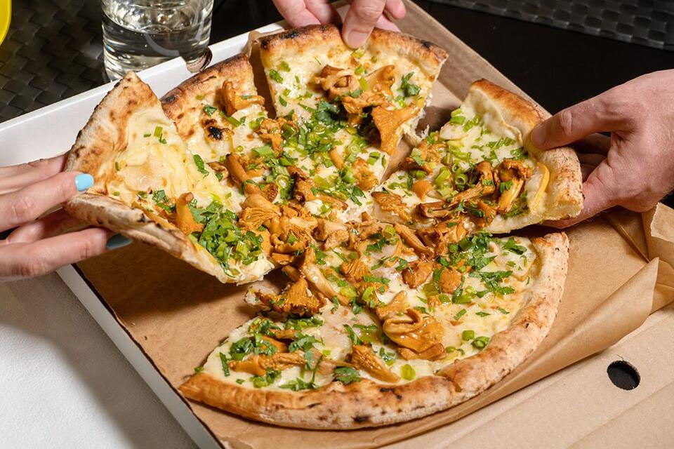 Everyday Etiquette with Kristi Spencer: Pizza Topping Snafu - NewsBreak