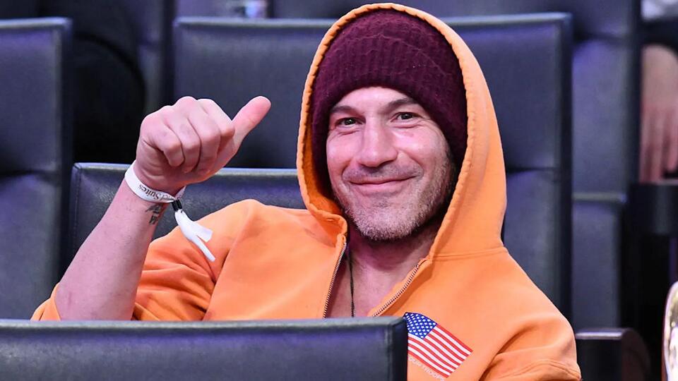 Jon Bernthal Addresses, Half-Apologizes For His Viral, Extremely ...