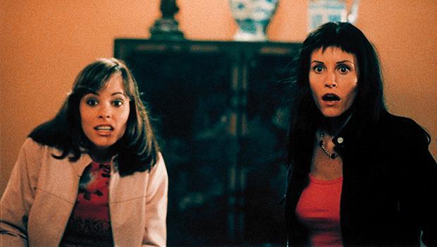 Courteney Cox Calls Her Infamous ‘Scream 3’ Bangs ‘Embarrassing’ in ...
