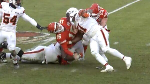 Patrick Mahomes suffers ankle injury in Week 15 - NewsBreak