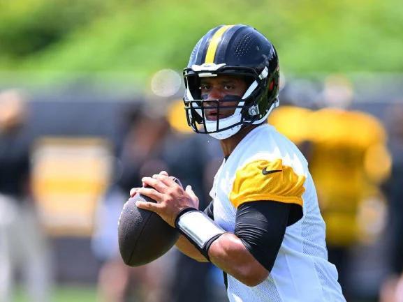 Steelers OC Arthur Smith shares early leader in QB competition between ...