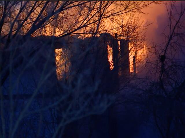 Independence firefighters fighting apartment fire on E. 37th Terrace ...