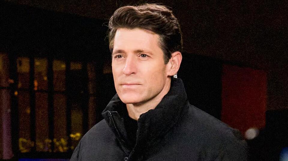 MAGA-Coded CBS Anchor Pushes Trump’s Deranged Pardon Demand - NewsBreak