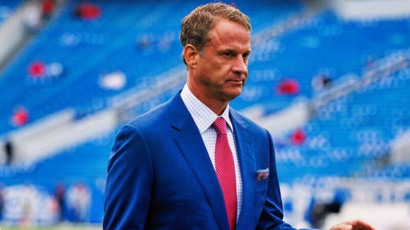 LSU Fans Go Wild After Lane Kiffin’s Romance With Lady Tigers ...