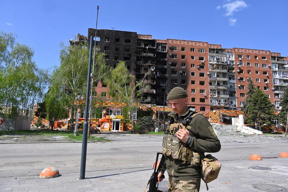Russian troops disguising themselves as civilians in combat, says ...