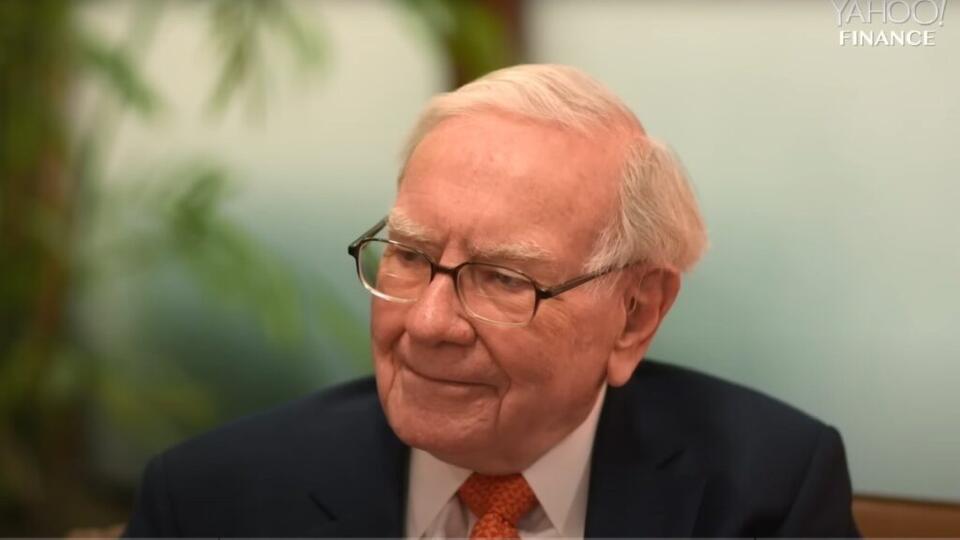 Warren Buffett used to quiz college kids with this 1 question to make ...