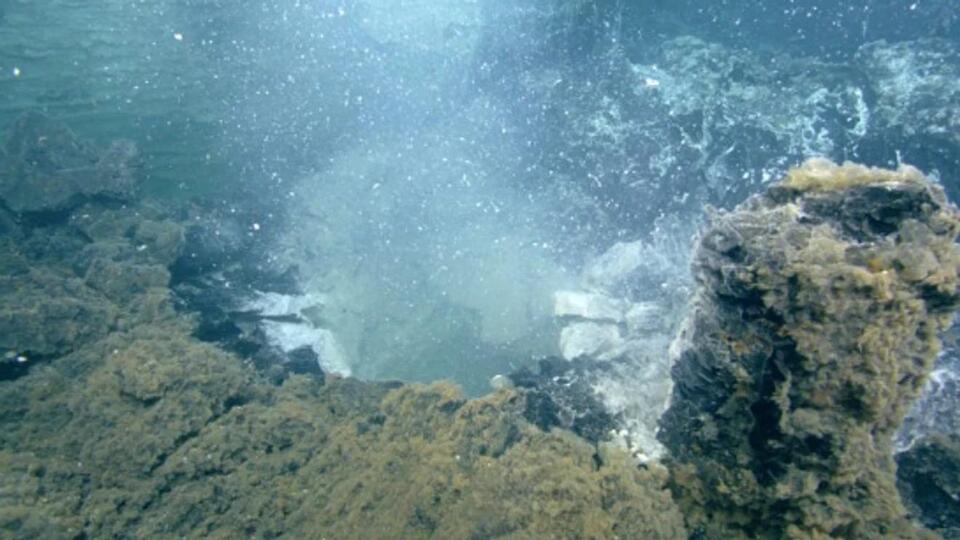 An underwater volcano in the PNW is getting ready to blow - NewsBreak