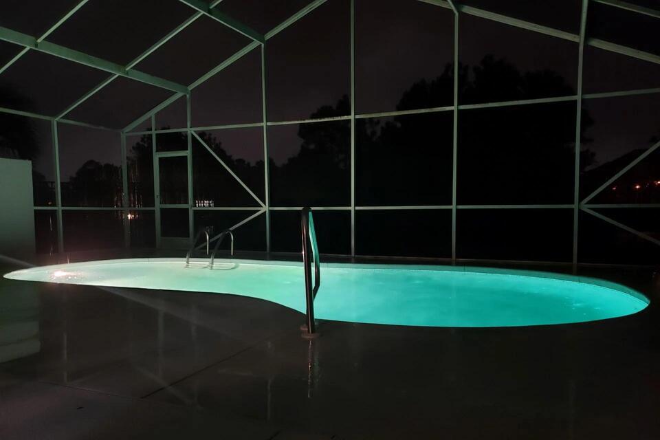 Homeowner calls police after spotting unexpected guest taking midnight ...