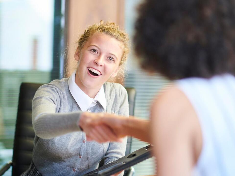 10 behaviors that instantly turn people off when you first meet them