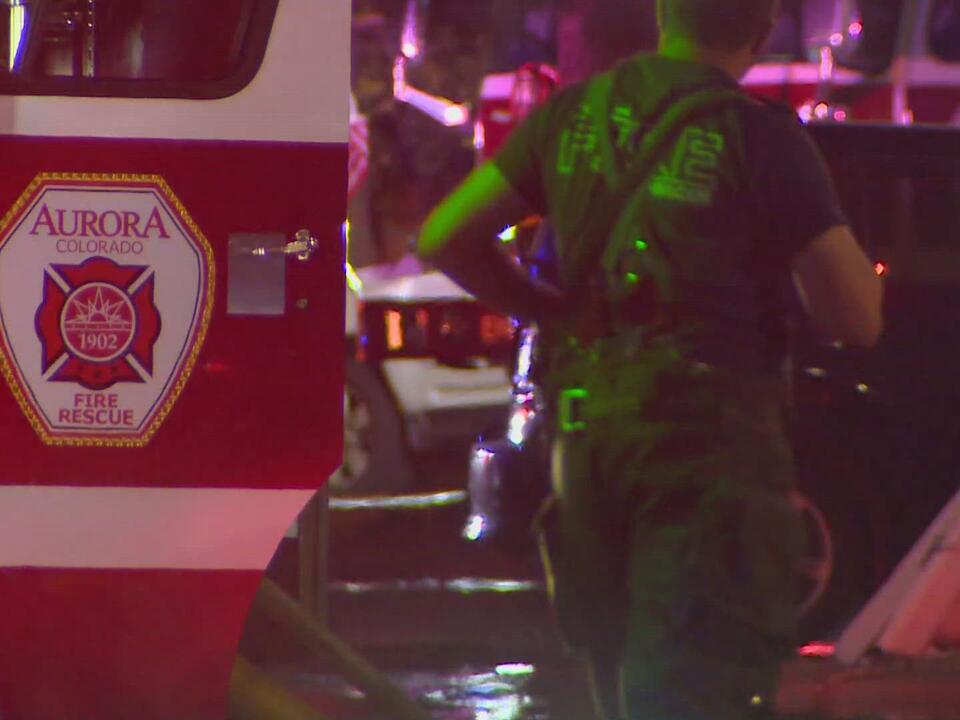 Latest Headlines | Crews respond to apartment fire in Aurora