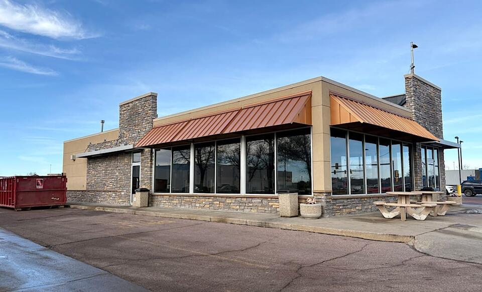 Burger King, Cinnabon close at The Empire Mall - NewsBreak