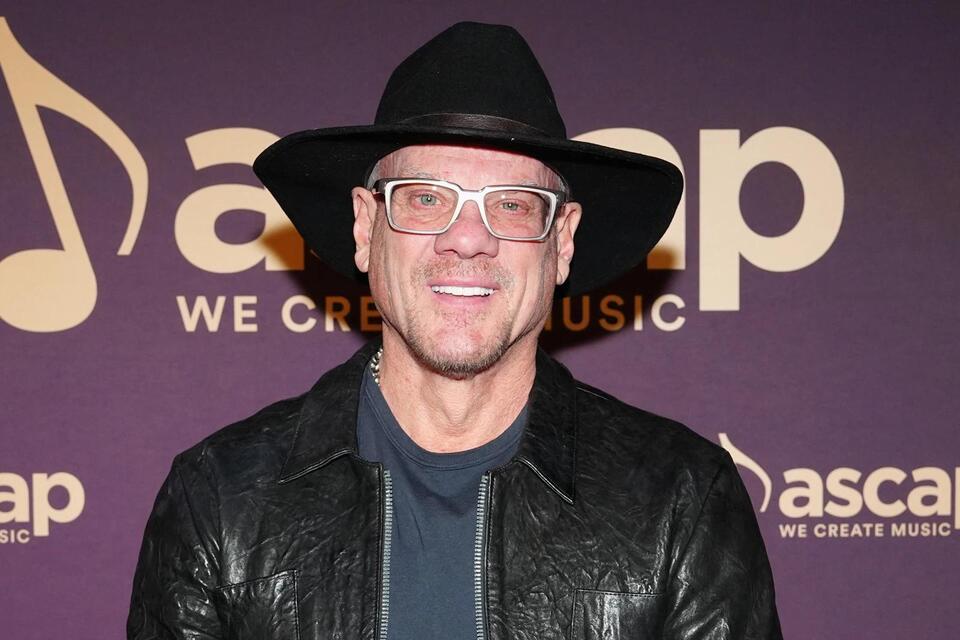 Phil Vassar Reveals the Truth About ‘Paradise’ + We’re Shook ...