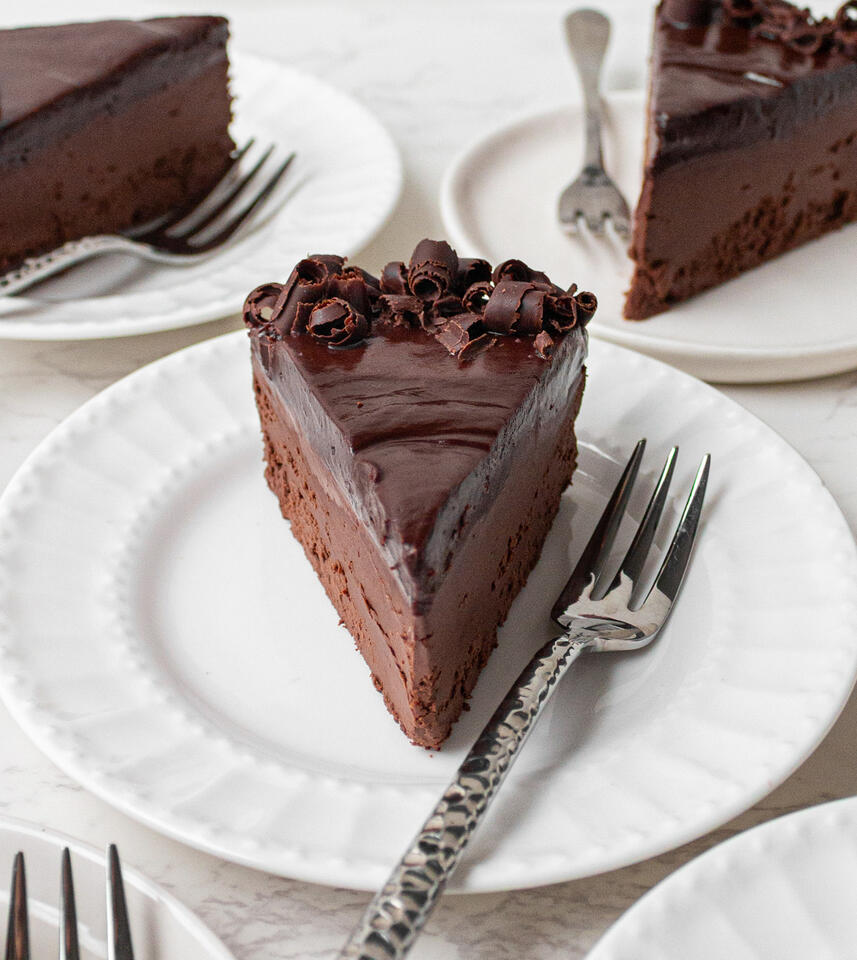 2 Ingredient No Bake Chocolate Cake (No Flour, Eggs, Dairy, Butter or ...