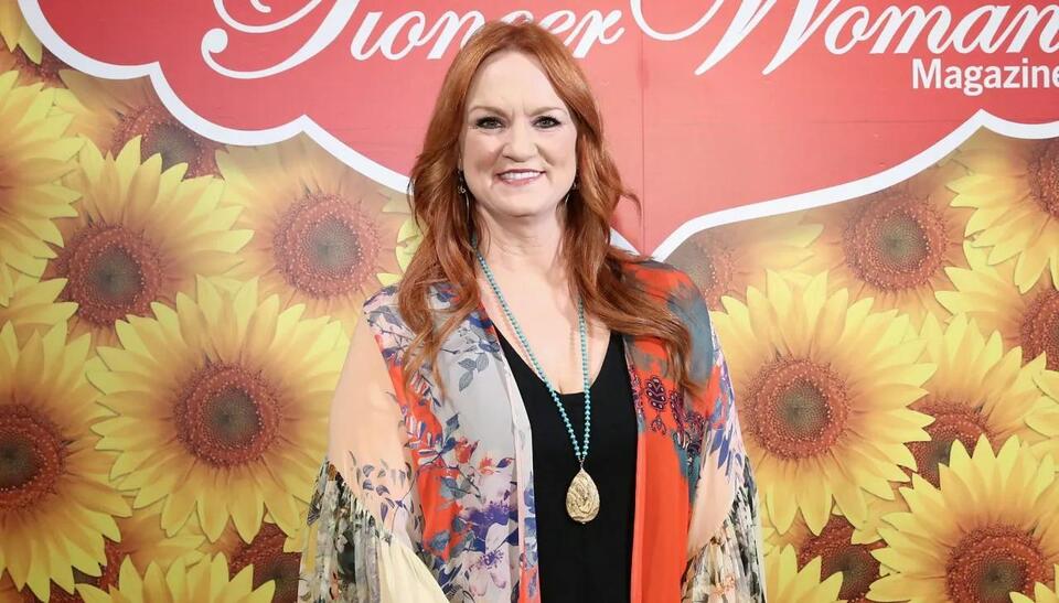 Ree Drummond Shares Sweet Photo of Her Mom Holding Her Great ...