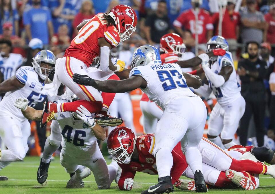 NFL’s 9 Loudest Stadiums Exposed—142-Decibel Guinness Record That Broke ...
