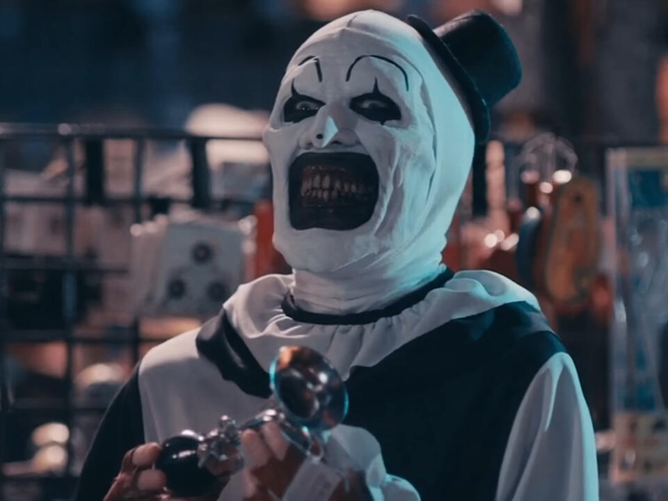 The Terrifying Backstory Of Art The Clown