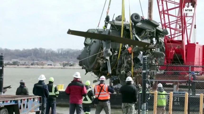 'Major' wreckage from Black Hawk helicopter and plane collision pulled ...
