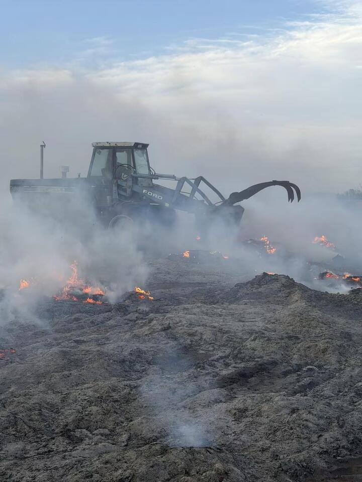 Grass fire destroys 100 hay bales in Barton County - NewsBreak