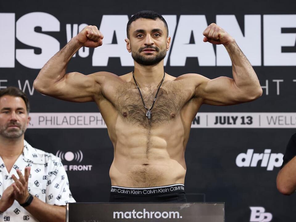 Photos: Jaron Ennis vs David Avanesyan on weight for 147 lbs title in ...
