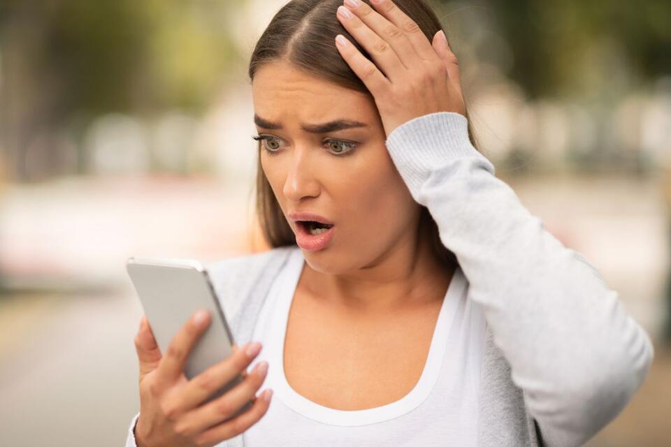 Parents Speak Out After Teacher Is Arrested Over Private Messages to a ...
